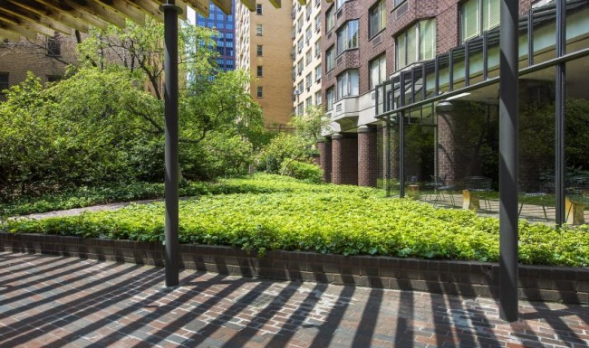 Rivercourt is a pet-friendly apartment community in New York, NY